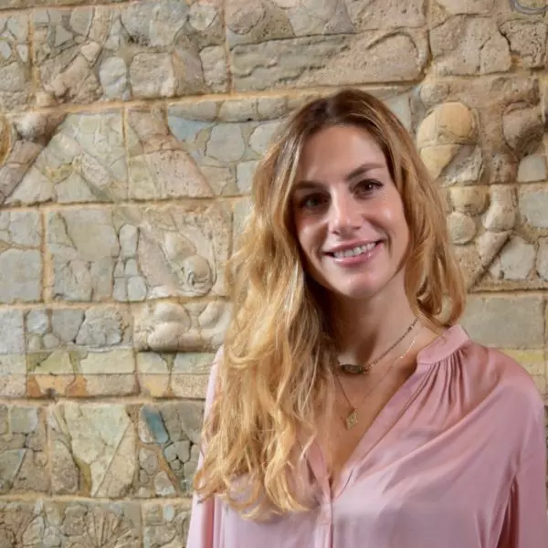 Margaux Mandel • Paris Muse Tour Guide