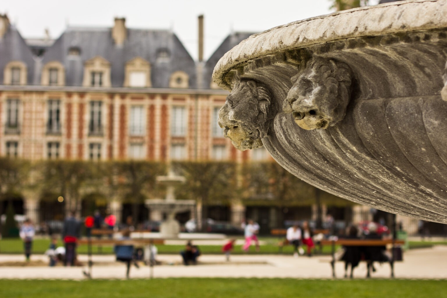 Time to Explore Paris: A Family Walk Tour