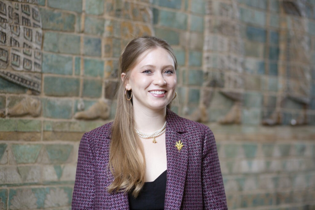 Madeline Bobo • Paris Muse Tour Guide